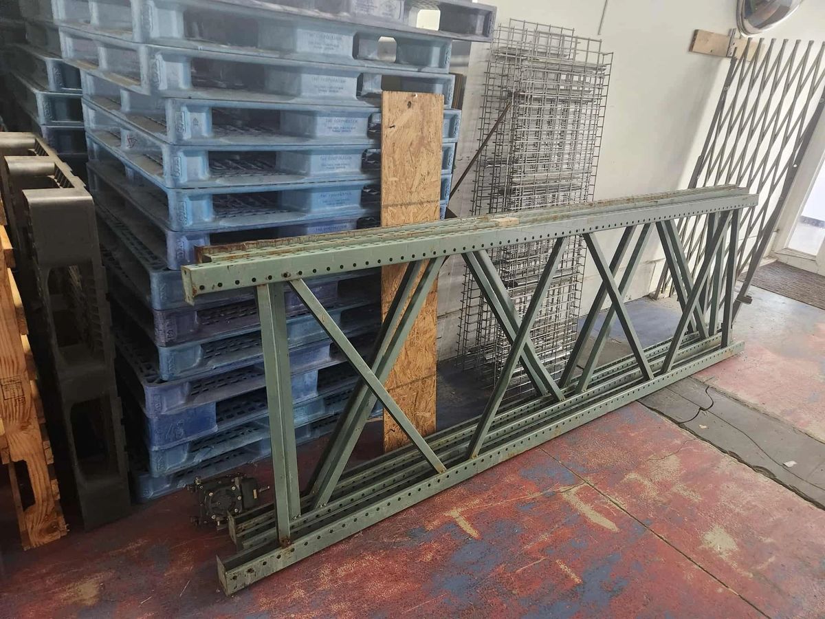 12' Industrial Metal Pallet Racking with Tear Drop Inserts