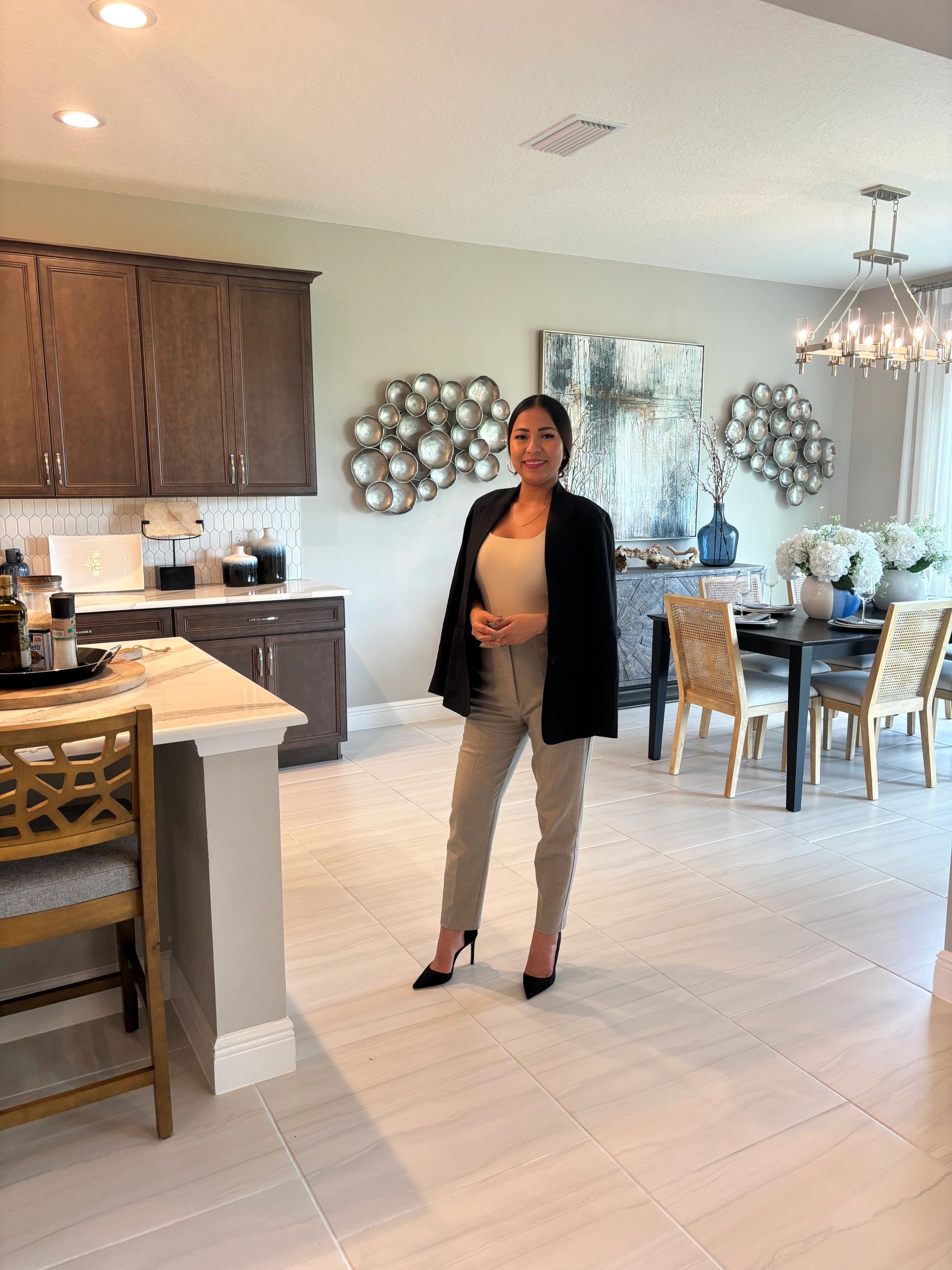 Real Estate-Advisor by Lau