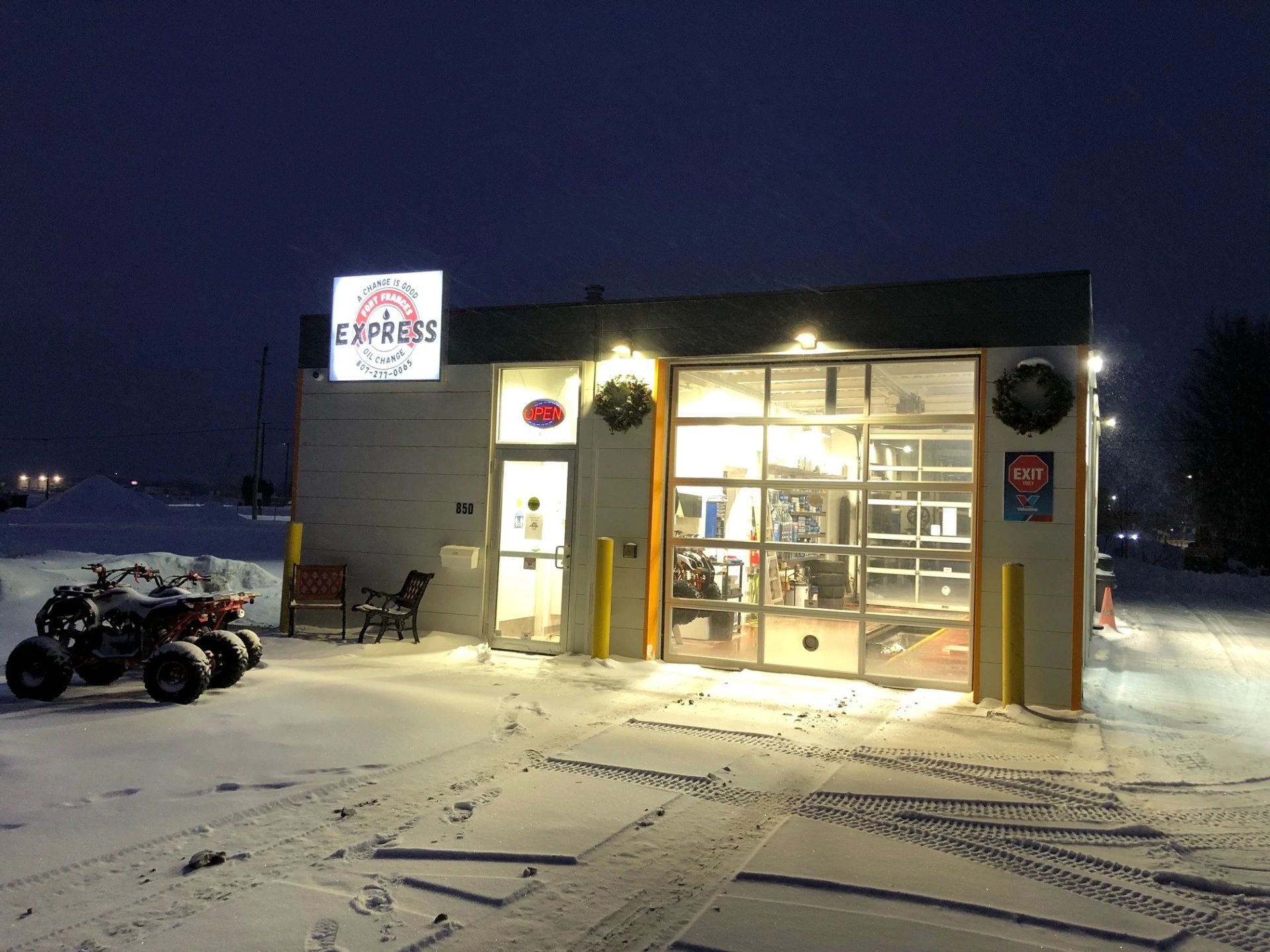 Fast Oil Change Services | FF Express Oil Change