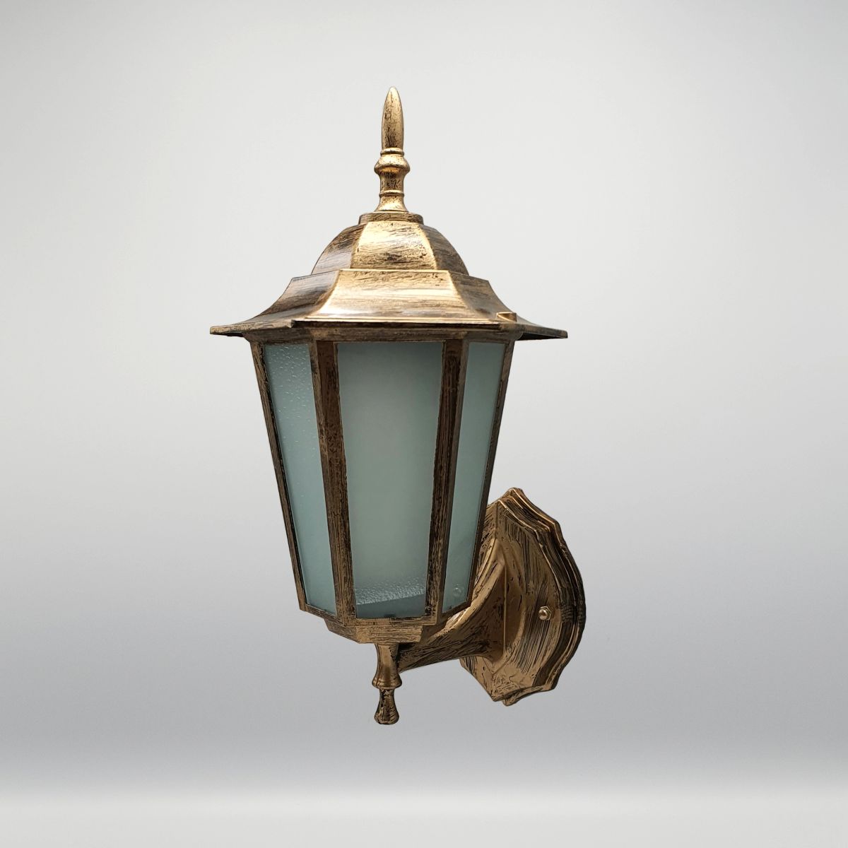 Arbotante farol dorado