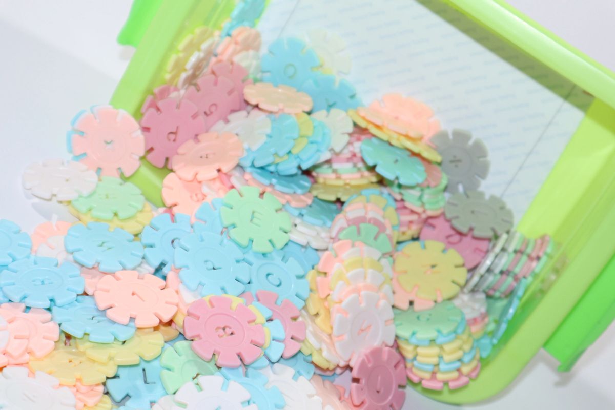 Snowflake Connectors Macaron