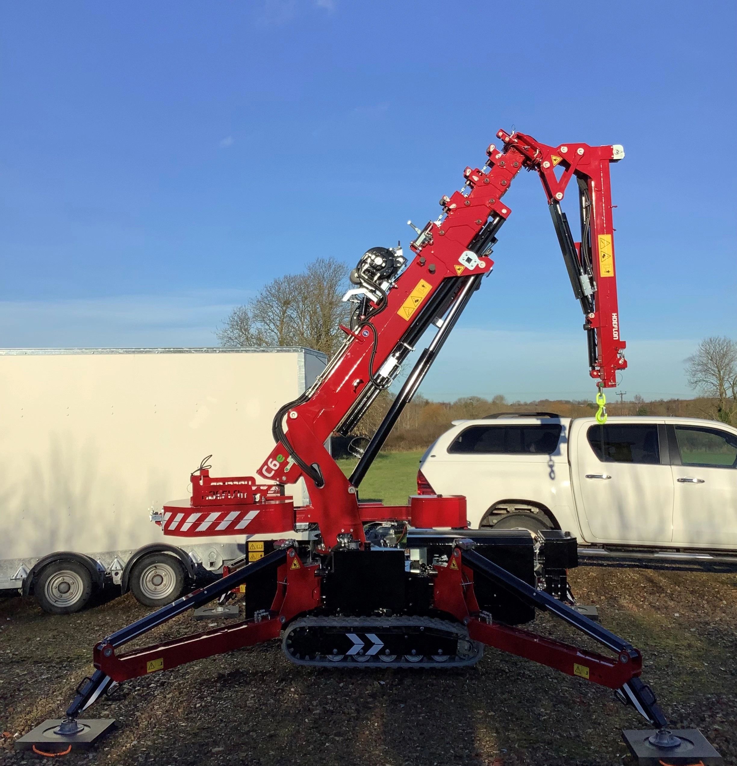Compact Crane Hire: Reliable Crane Services