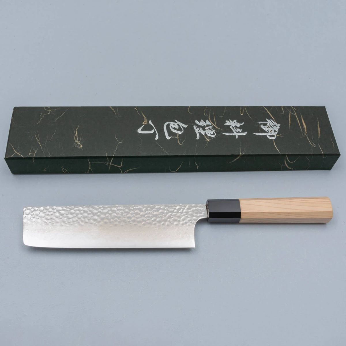 Kazoku Uteki Premium Hinoki Nakiri 18 cm