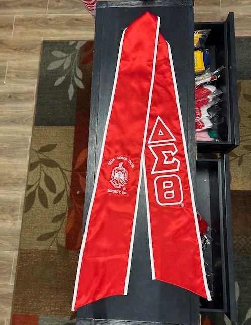 Delta Sigma Theta Graduation Stole