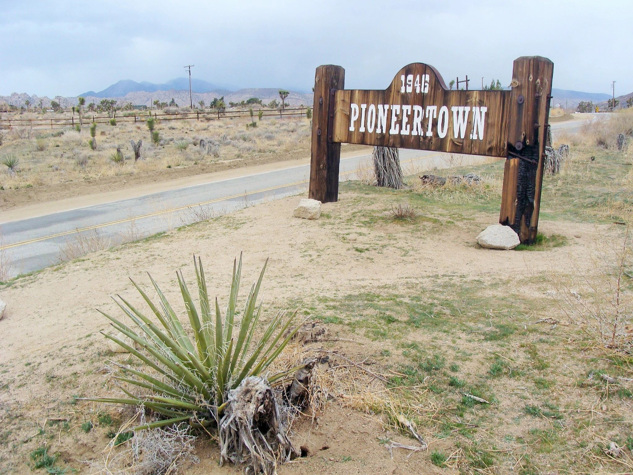 VISIT PIONEERTOWN
