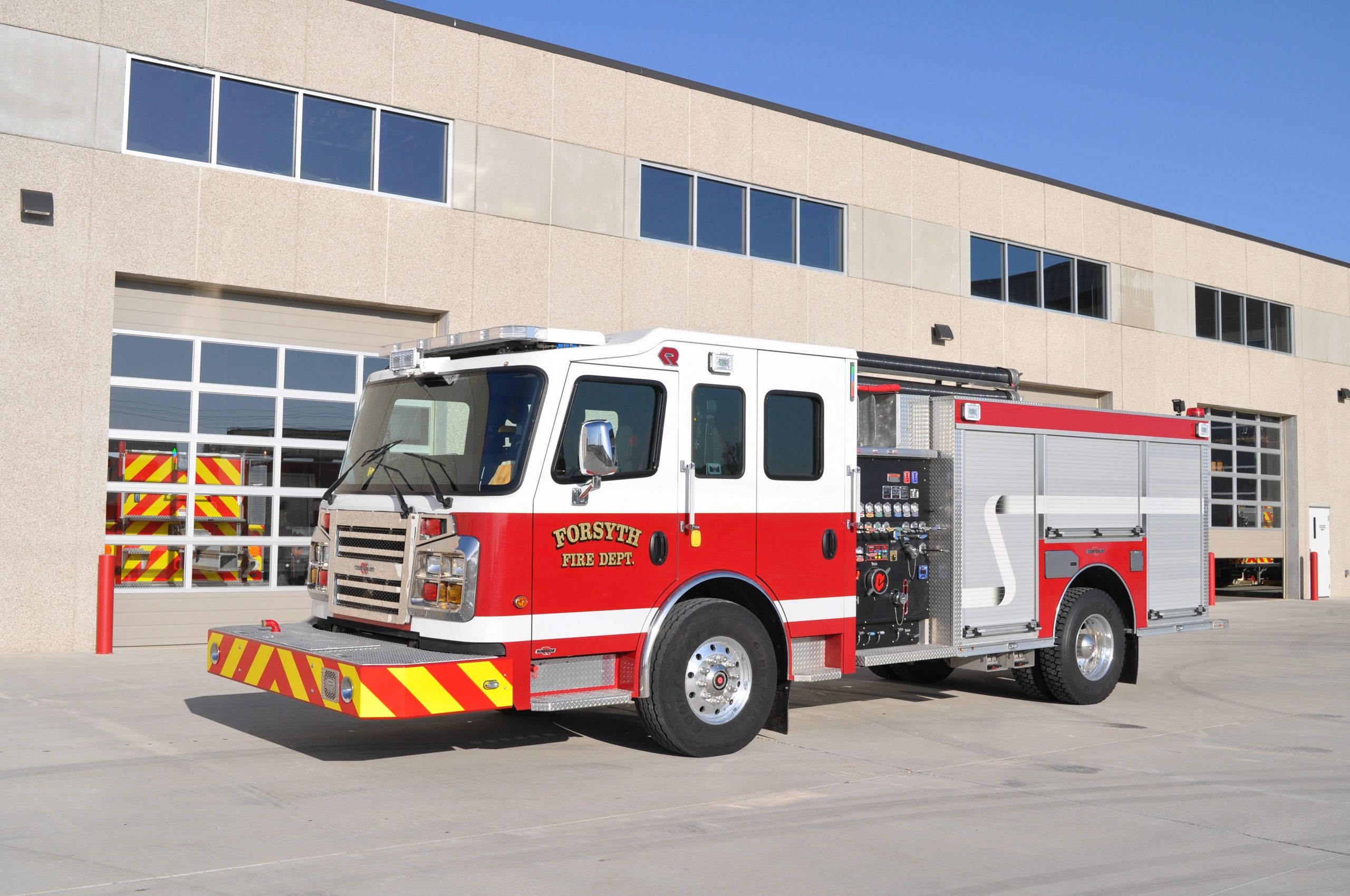 Forsyth, MT Fire Dept. - Rosenbauer Pumper