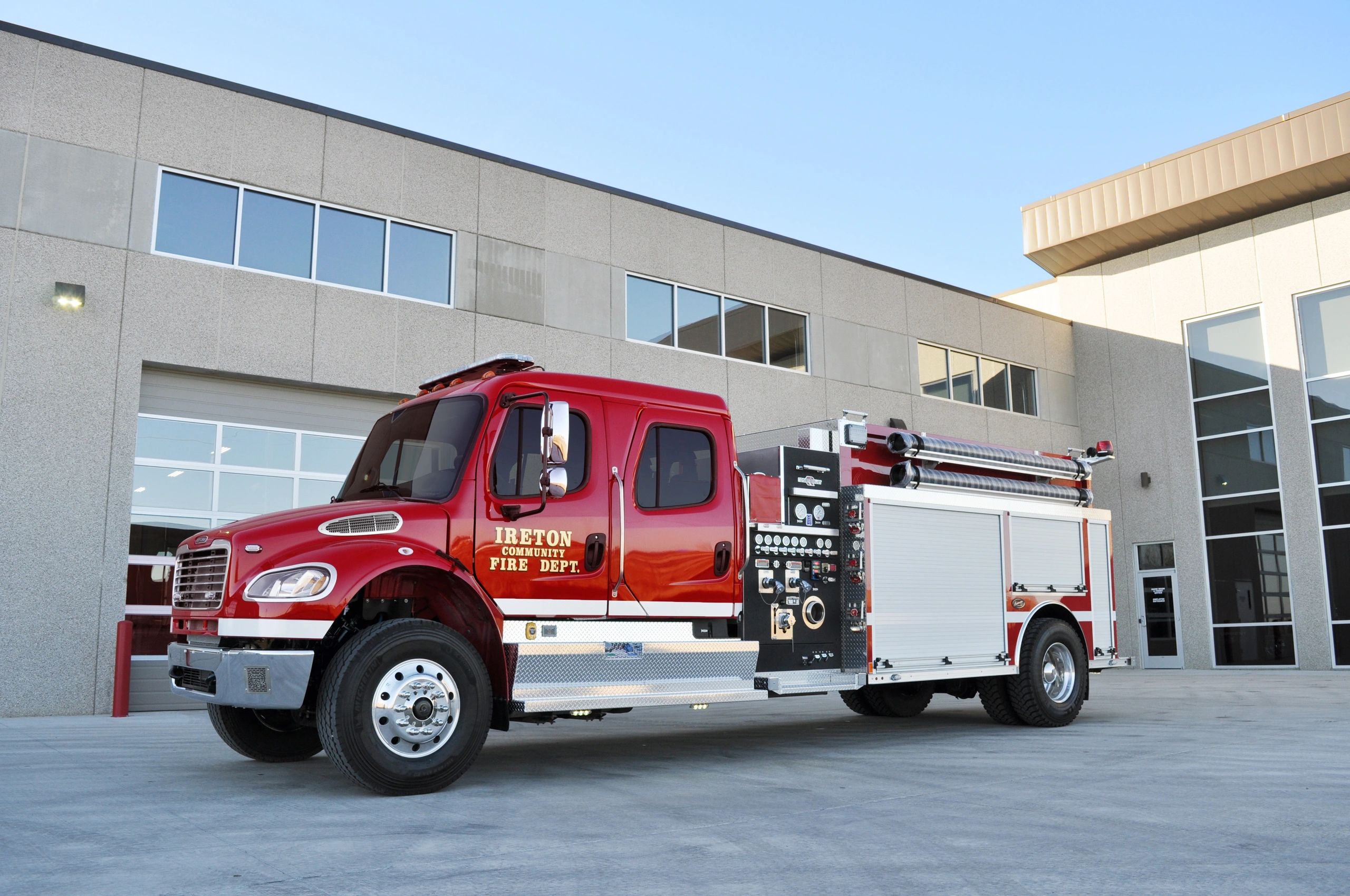 Ireton, IA Fire Dept. - Rosenbauer Pumper