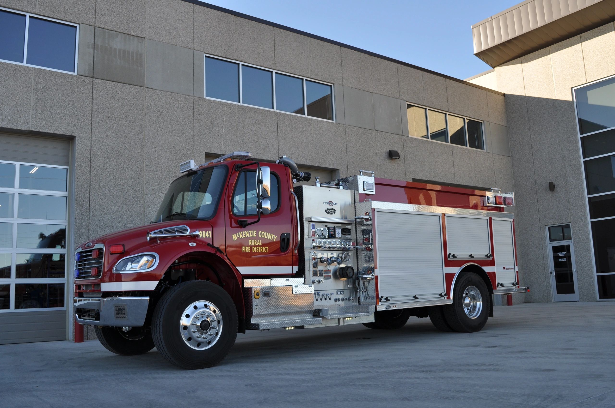 McKenzie County Rural FD, Wartford City, ND - Rosenbauer Tanker