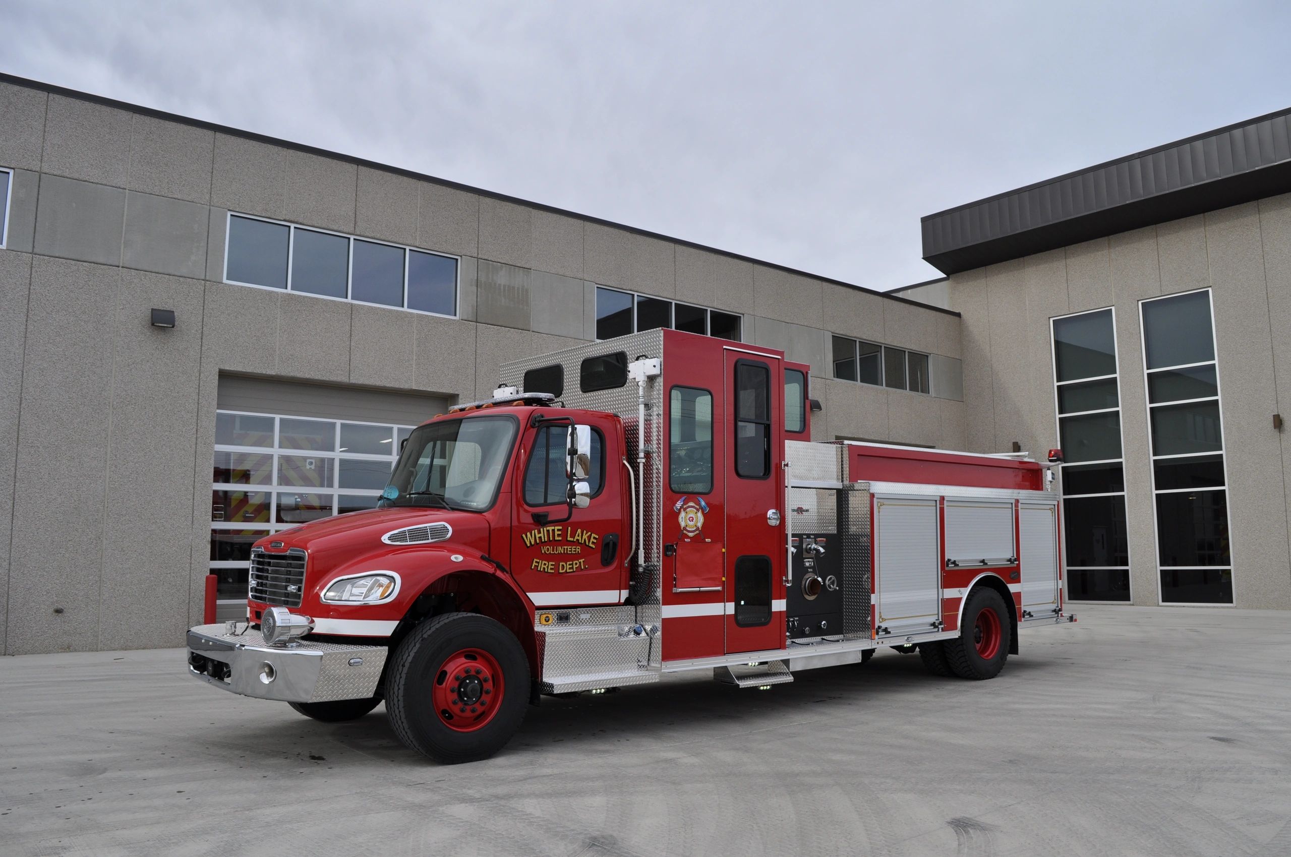 White Lake, SD Fire Dept. - Rosenbauer Pumper