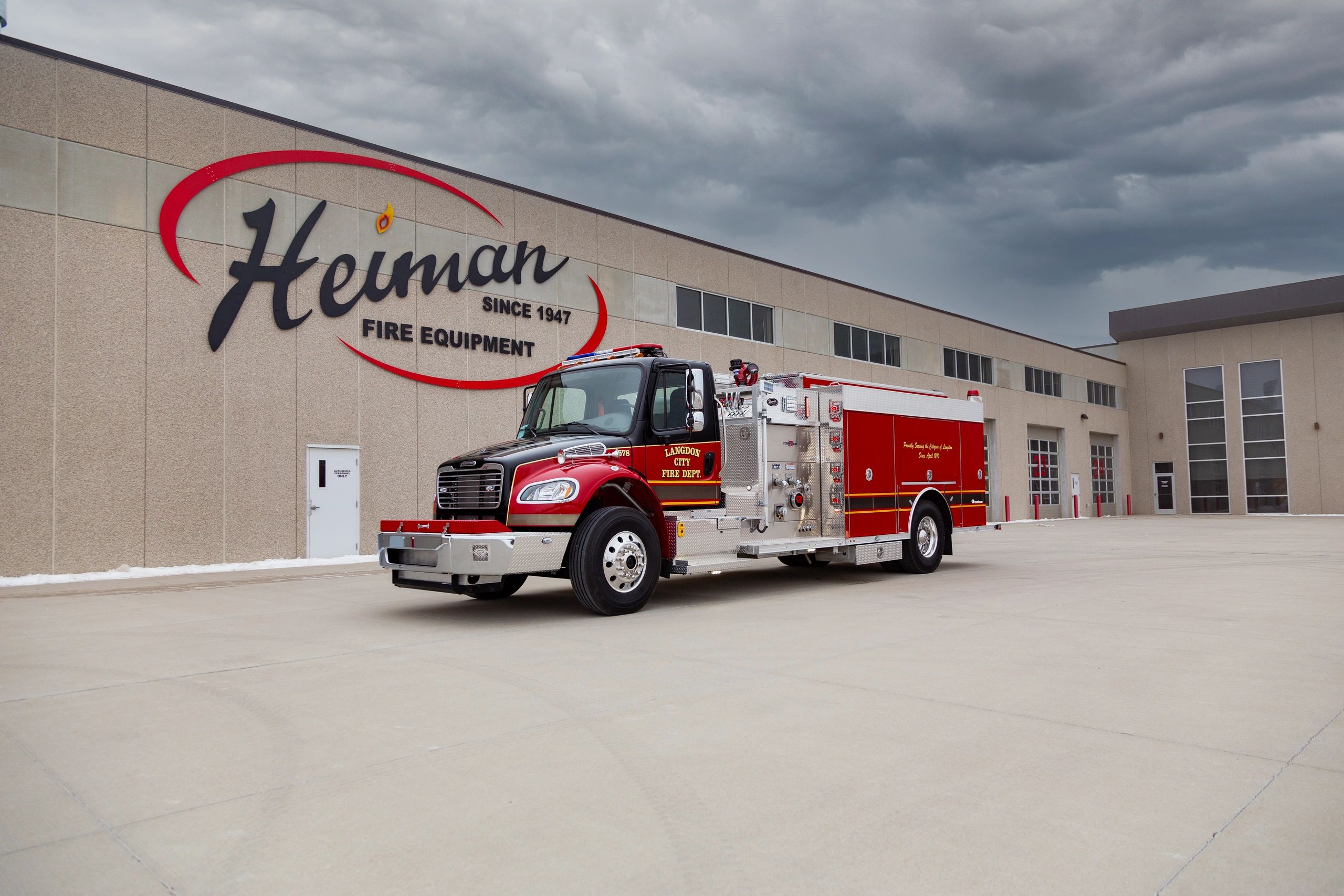 Langdon, ND Fire Dept. - Rosenbauer Pumper