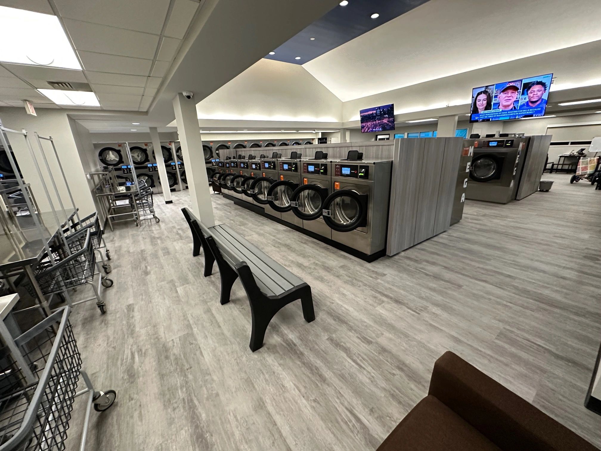 Best Laundromat in Town | Clean and Convenient Services