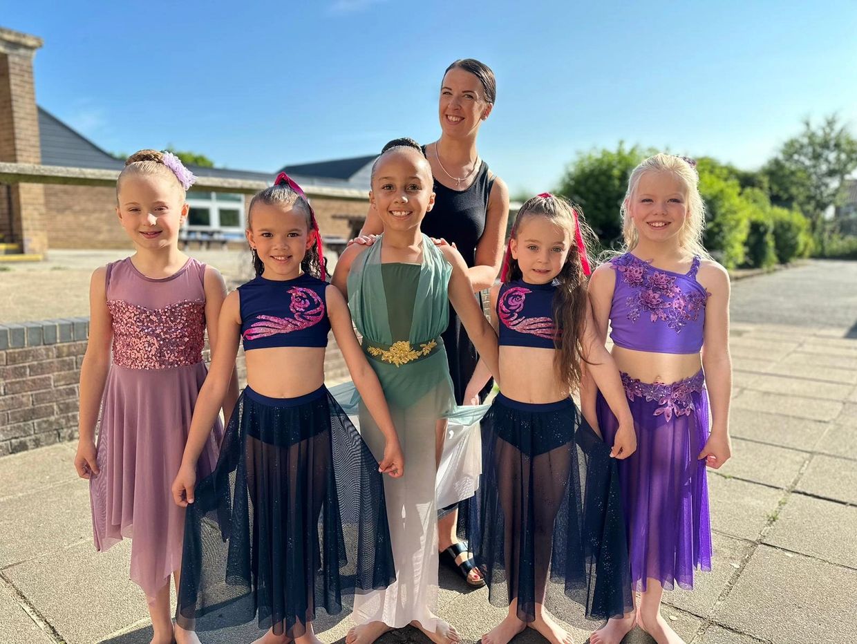 Uniform | Dancin' Motion