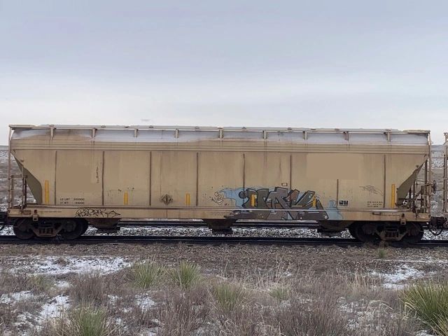 (164) 1981 4750 CUBE COVERED RAILROAD RAIL CAR HOPPERS FOR SALE OR LEASE