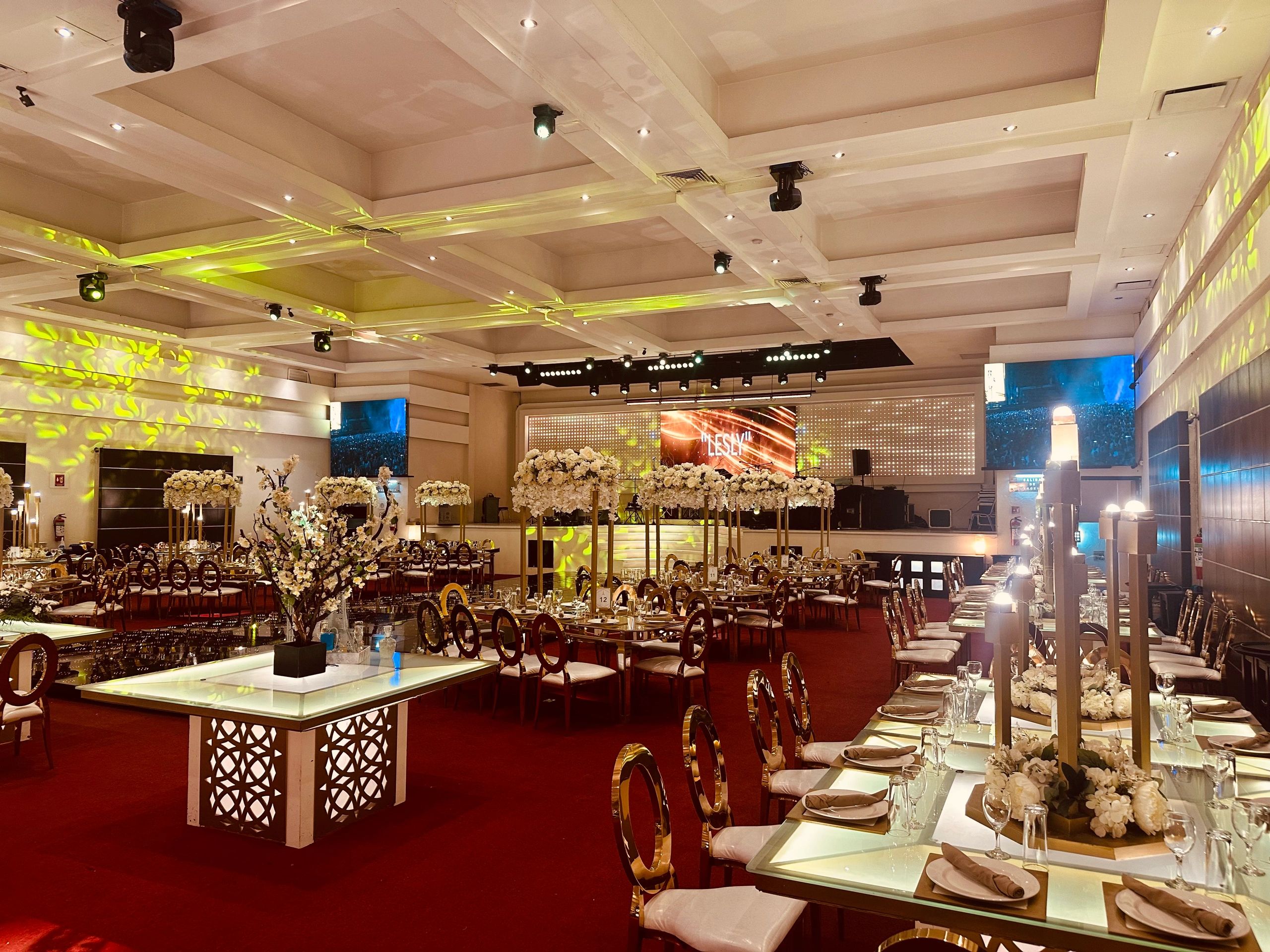 Salon Paris Rouge - Momentos Increíbles Para Recordar Y Disfrutar