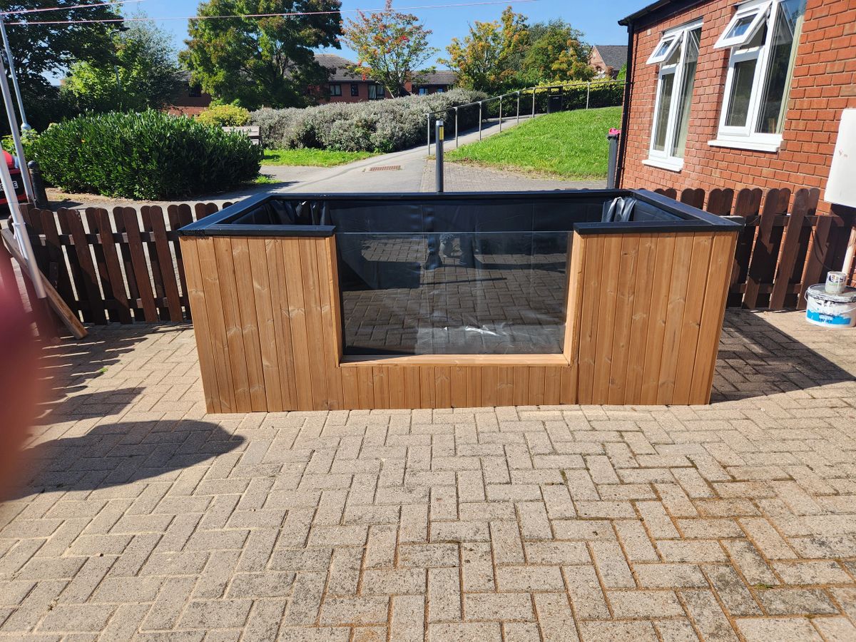 Cedar 8ft x 6ft x 3ft pond with viewing window