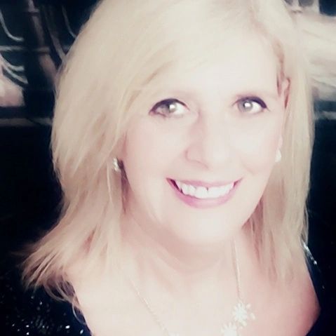 Jackie Cave's Instagram, Twitter & Facebook on IDCrawl