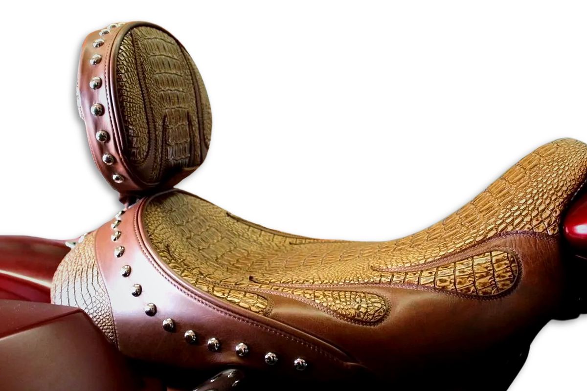 BAGGER/TOURING: SOLO SEATS Gator Vinyl 3-Side Flame Applique