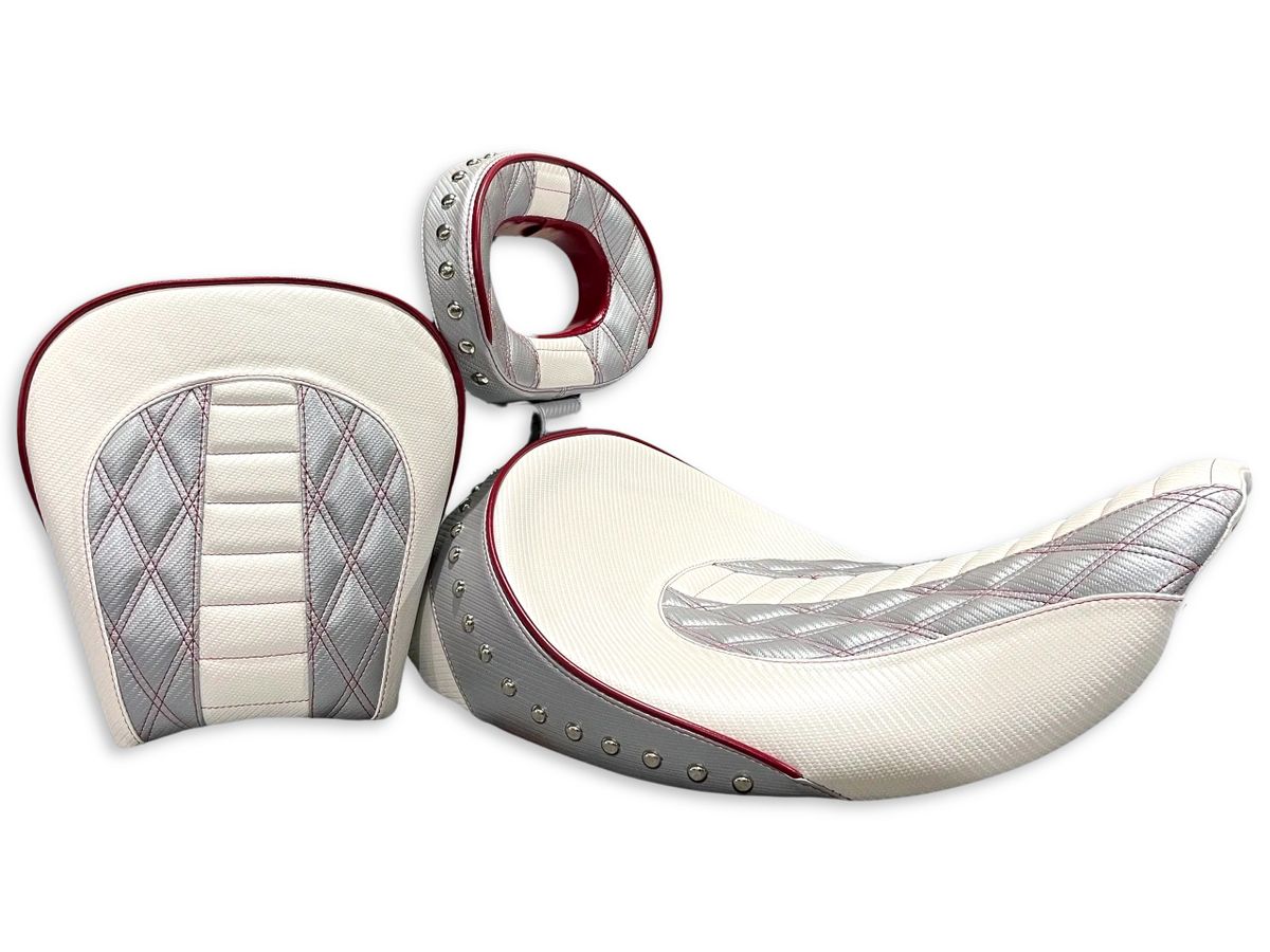 BAGGER/TOURING: SOLO SEATS CVO 3D Double Diamond Tuck + Tuck&Roll Stripe