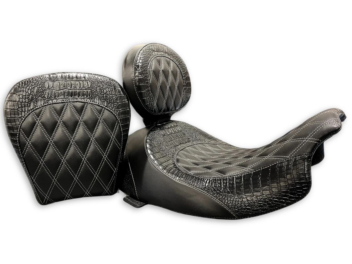 BAGGER/TOURING: SOLO SEATS CVO Double Diamond Tuck Gator