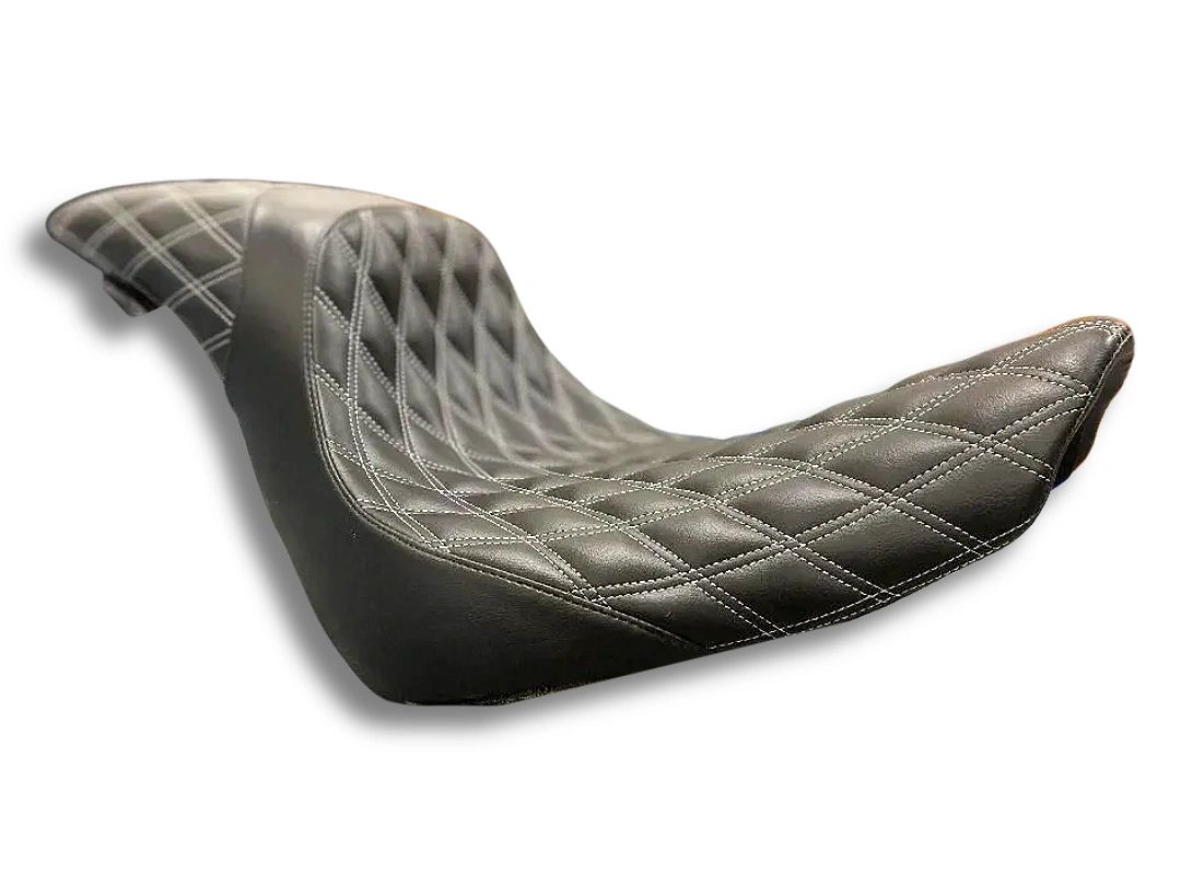 SOFTAIL FASTBACK: Double Diamond Tuck Standard Vinyl