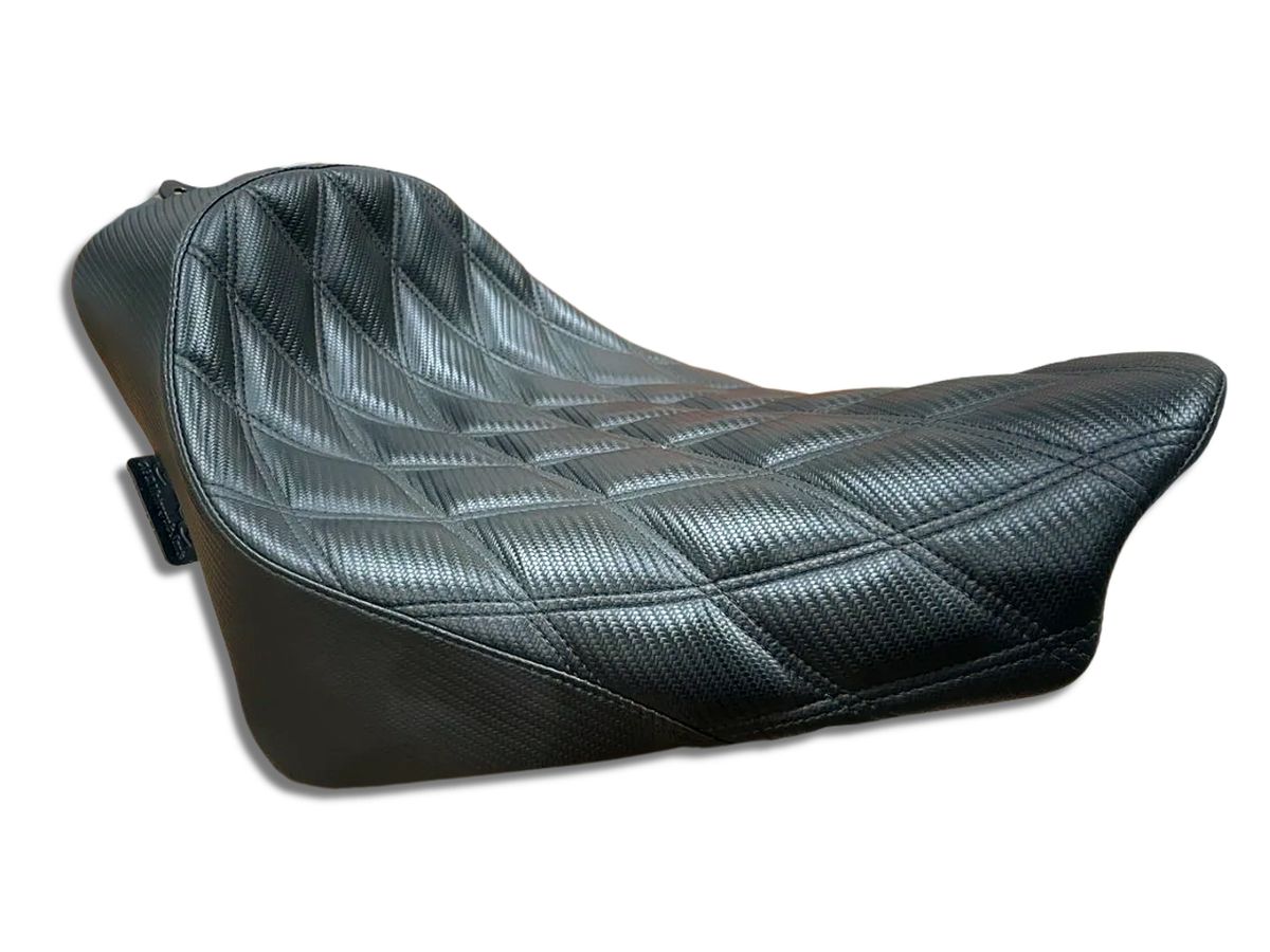 SOFTAIL SOLO SEAT: LARGE Double Diamond Tuck Standard Vinyl