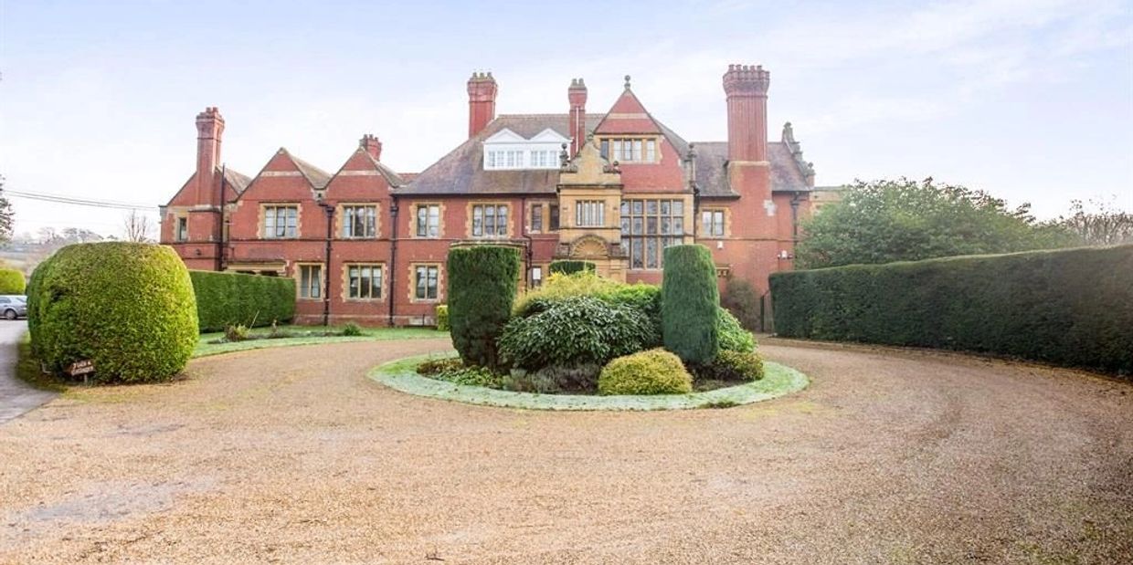 Pewsham House | The Hub - Derry Hill and Studley