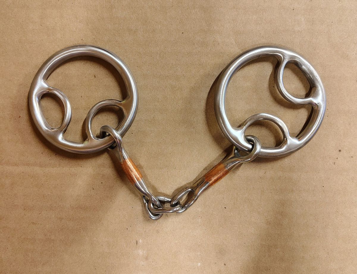 Smooth locked o ring