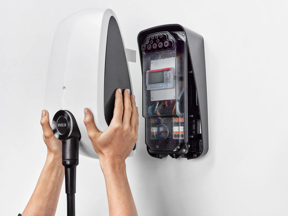 EV Ready - EVBox Elvi Wallbox & Cover