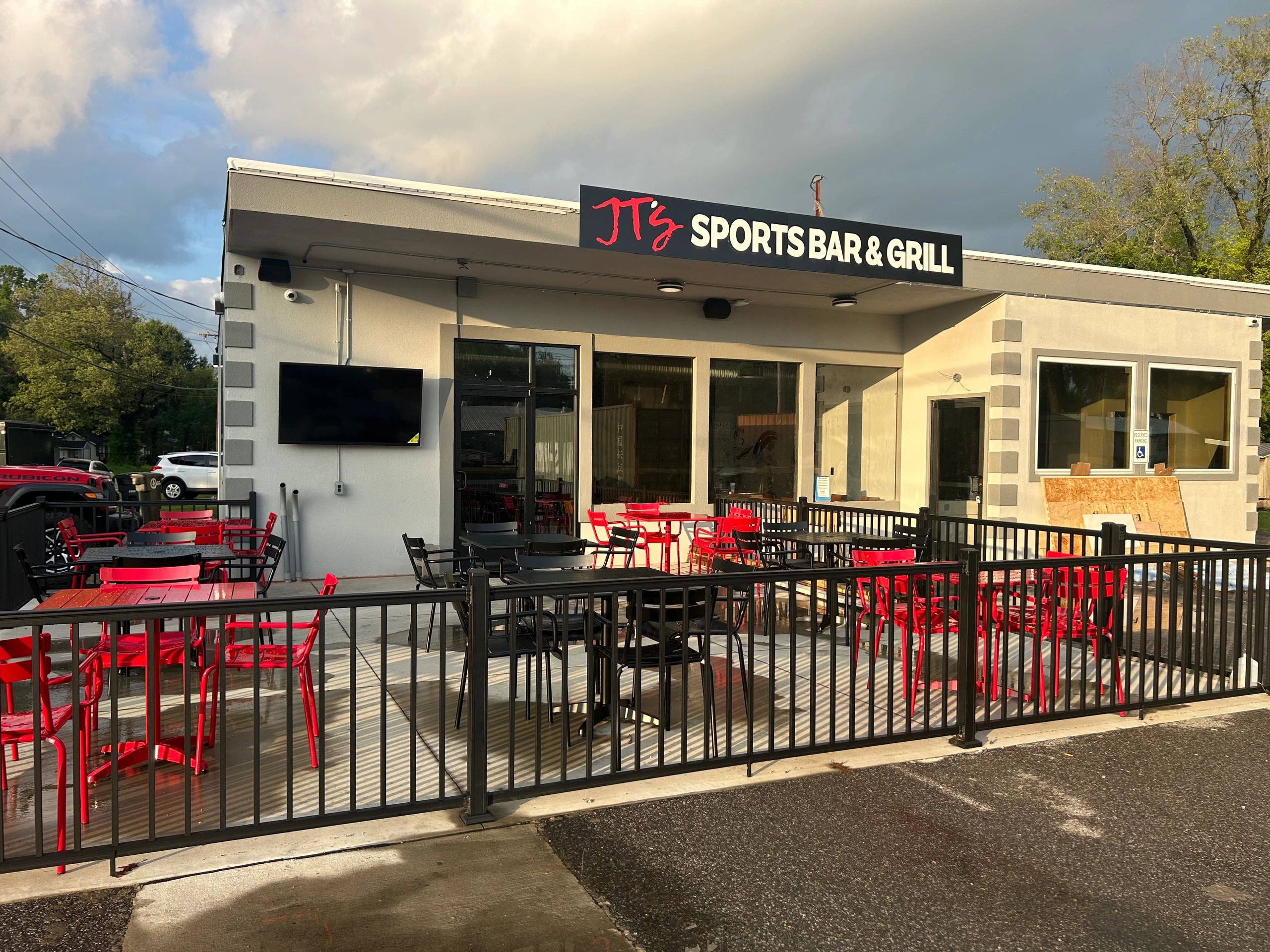 JT's Sports Bar and Grill