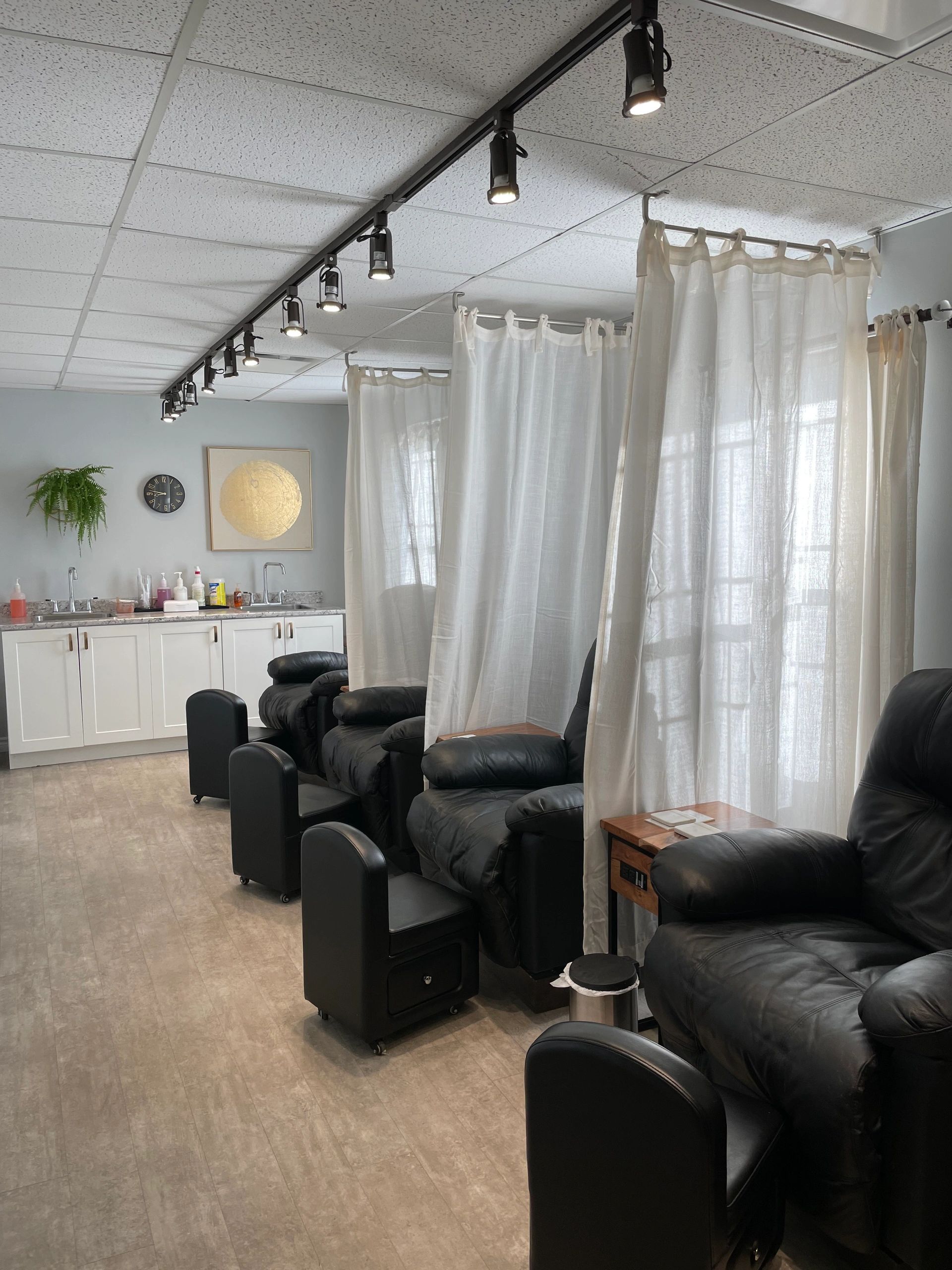 Fingers Faces & Feet