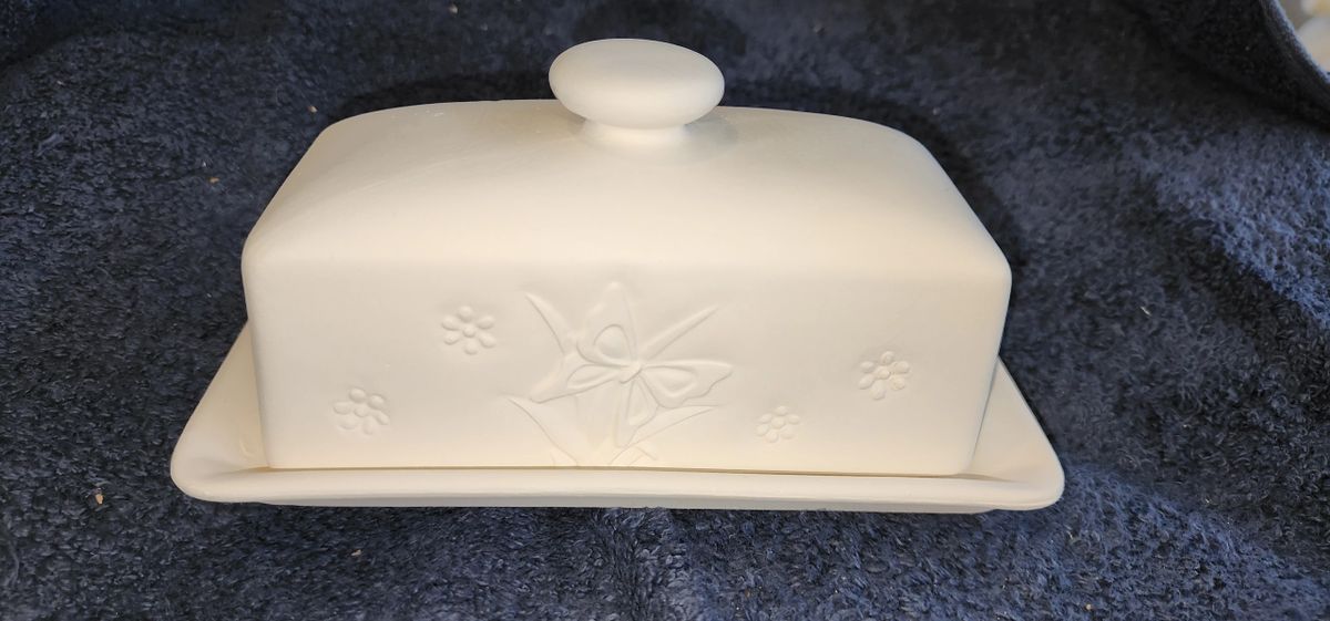Macky 5189 Butterfly Butter Dish- Bisque (Ready to Paint)