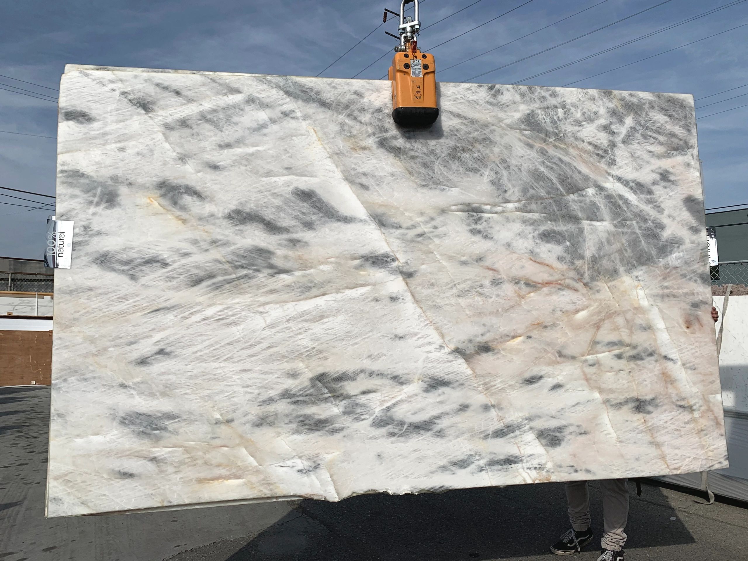 Cristallo Azur Quartzite Slabs Polished 121" x 73"