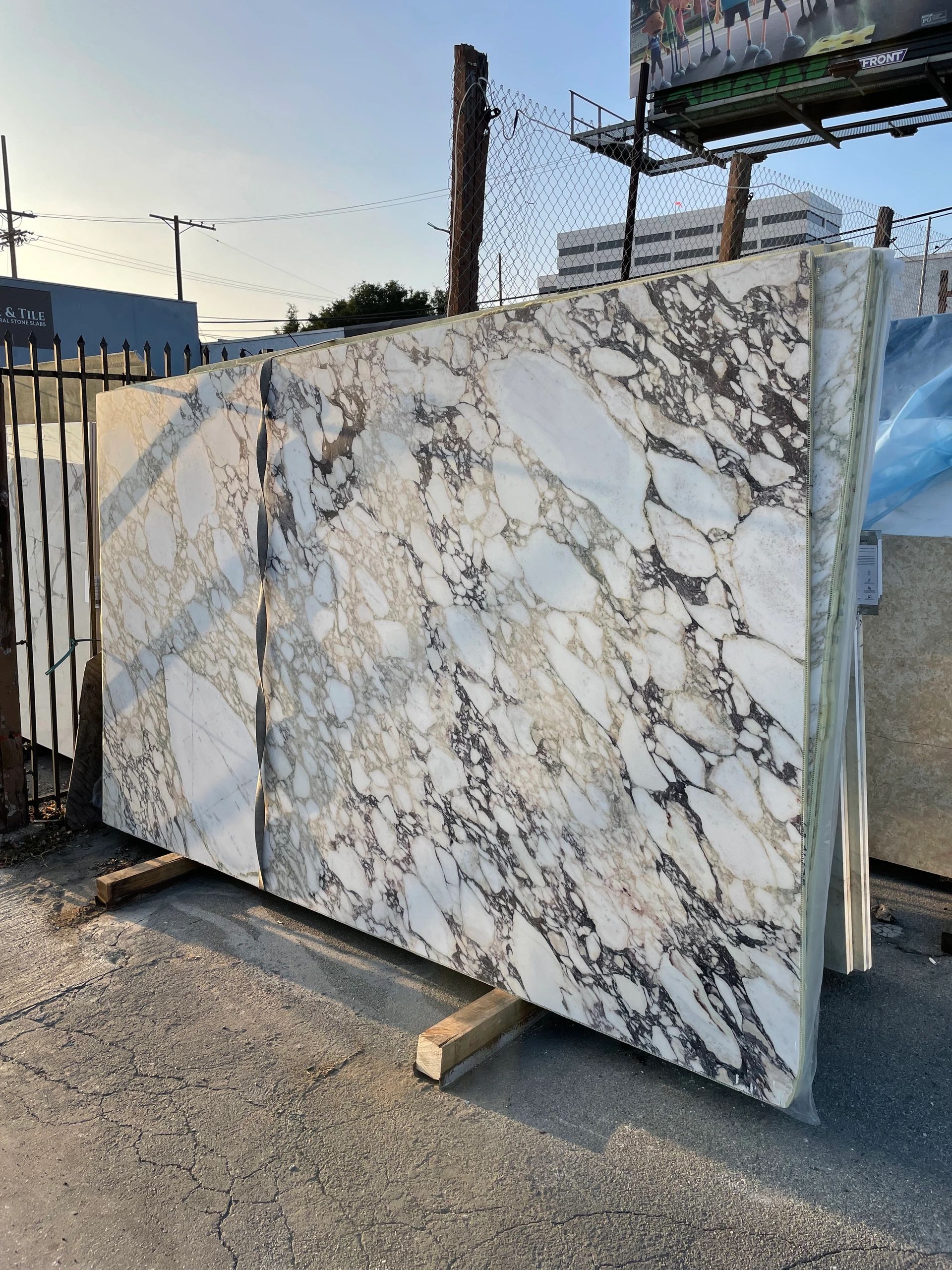 Viola Calcutta Marble slabs in Los Angeles