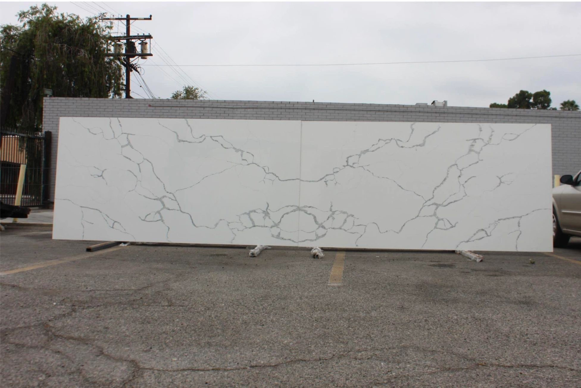 Bookmatching Quartz Slabs for Countertops