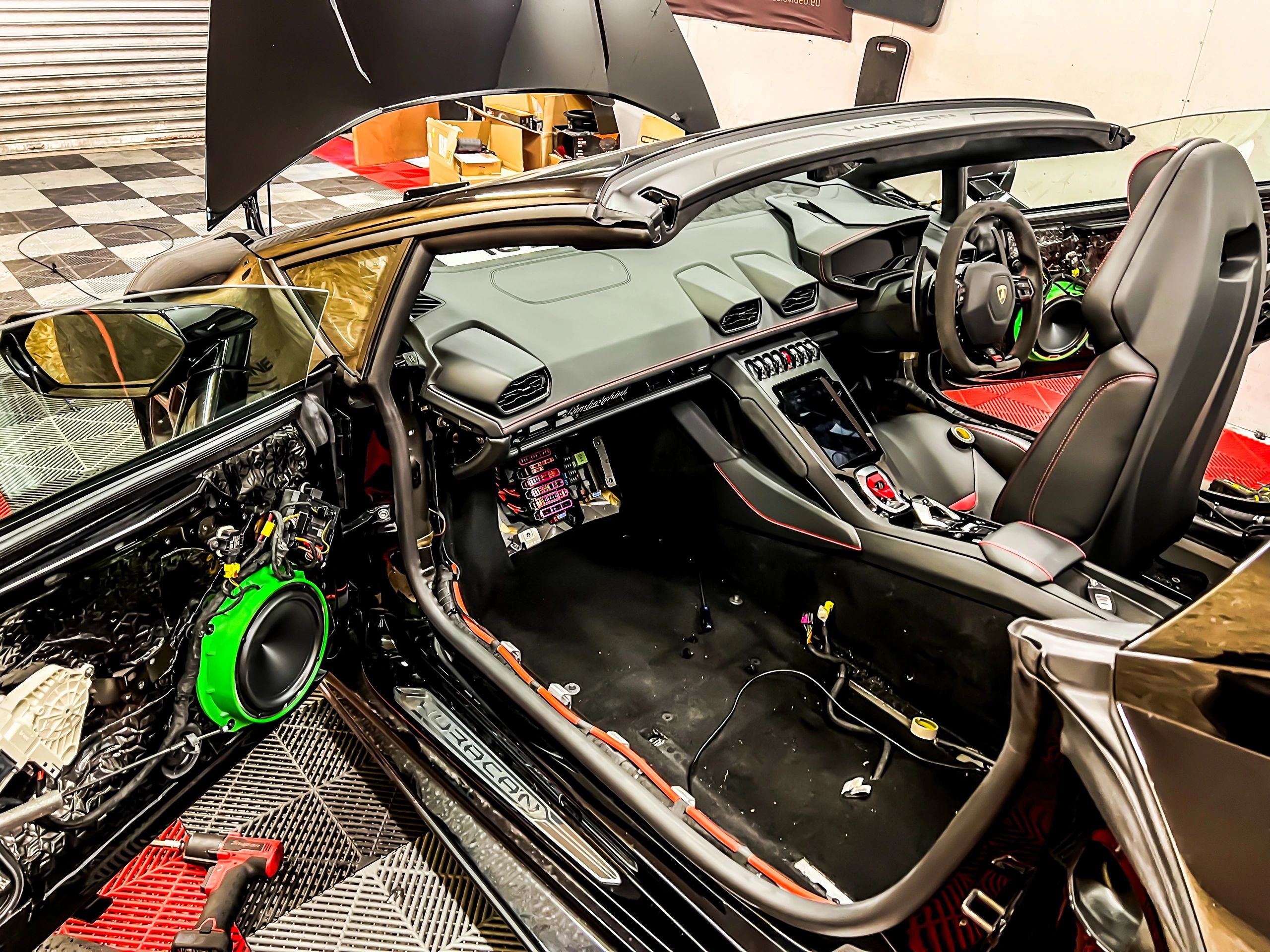 Lamborghini Huracan Hertz Audio upgrade