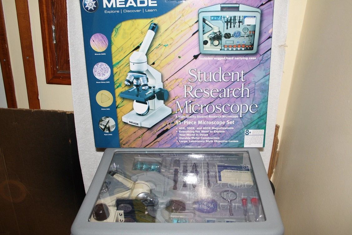 Meade Student Research Microscope with Accessories and Hard Case 51 Pieces