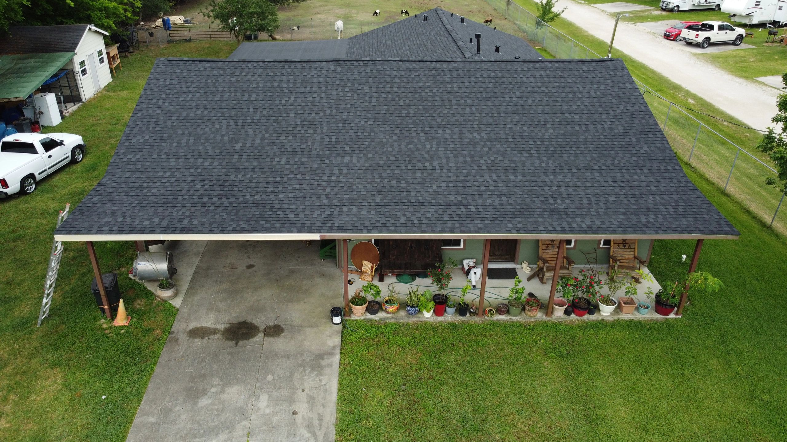 Construction Company - Right Hand Roofing