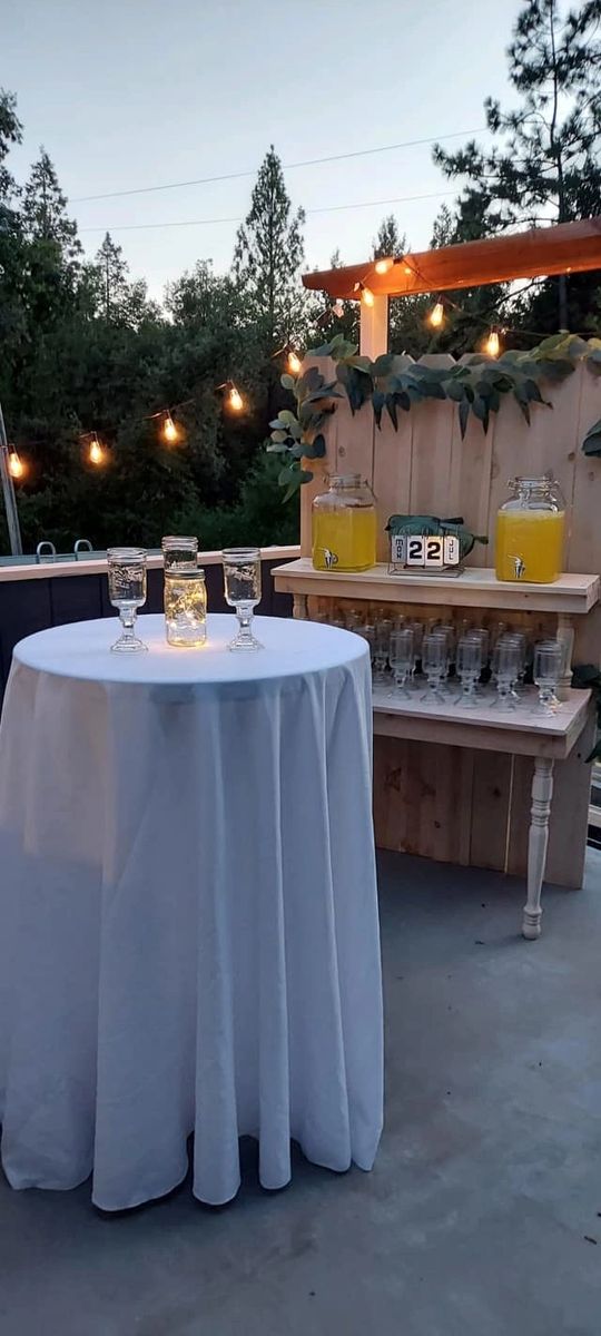 42” Cocktail Table