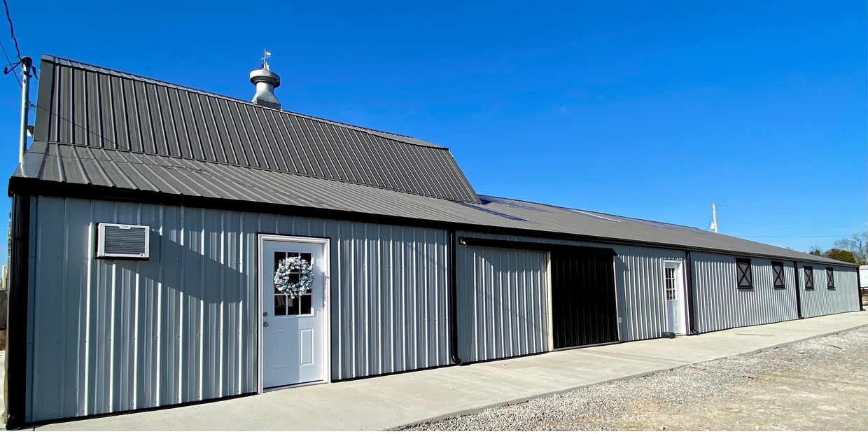 Home [diamondjranchtn.com]