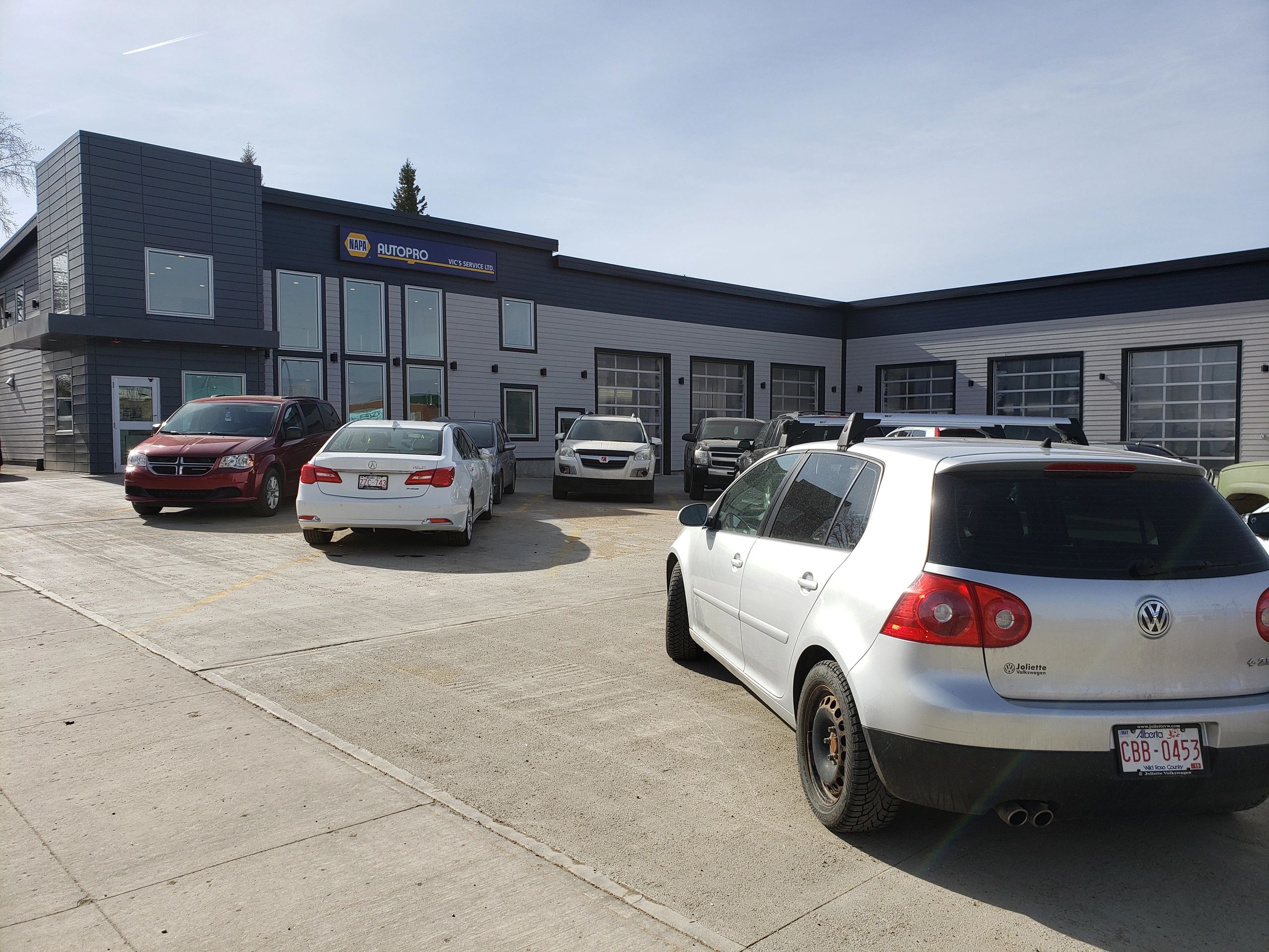 Vic's Service Ltd - Automotive Repair, Car Repair