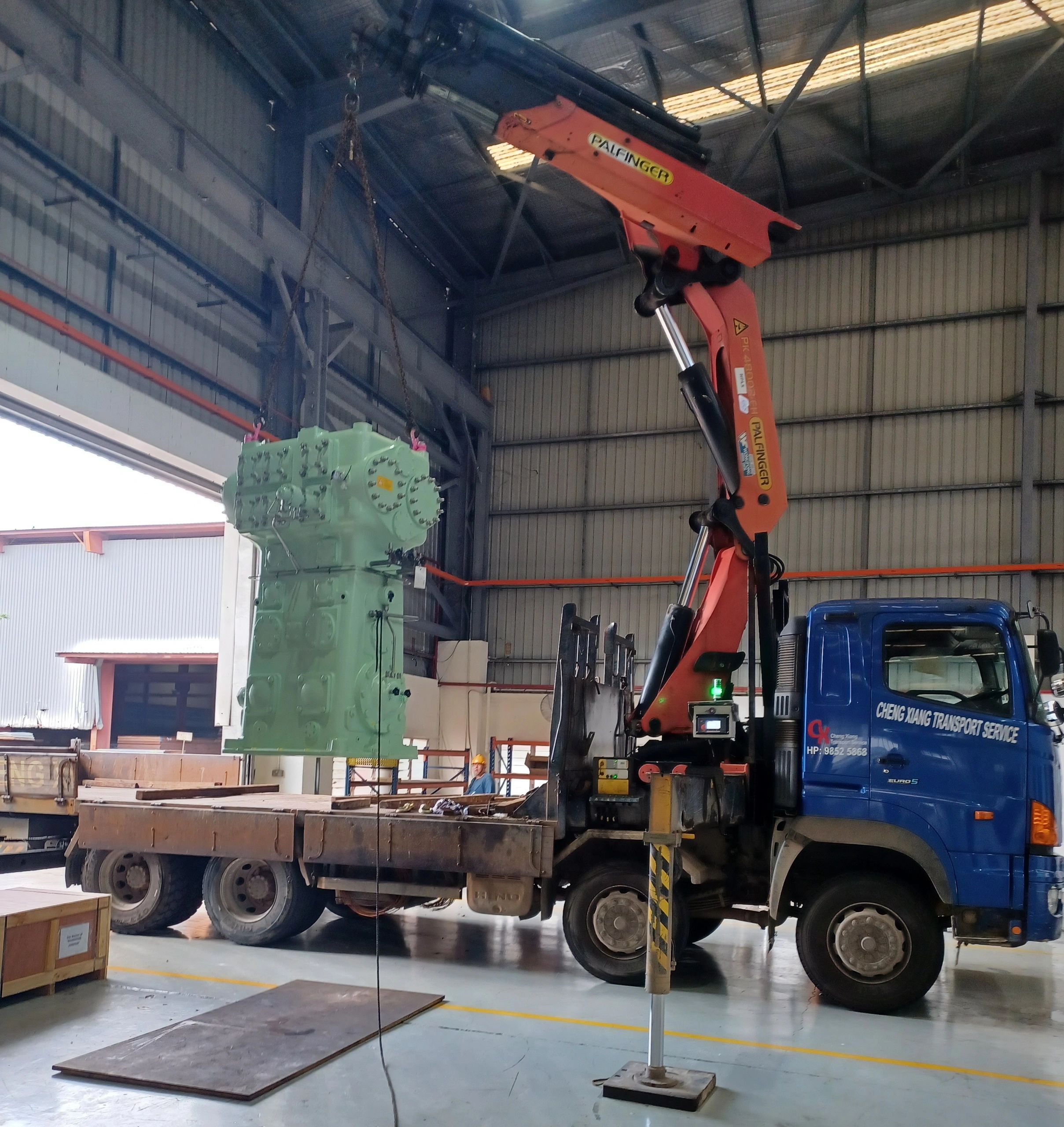 New lorry cranes must install Stability Control System (AKA SCS)