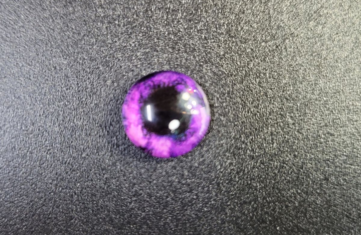 Custom Glass Eyes 966 Purple People Eater 10pk