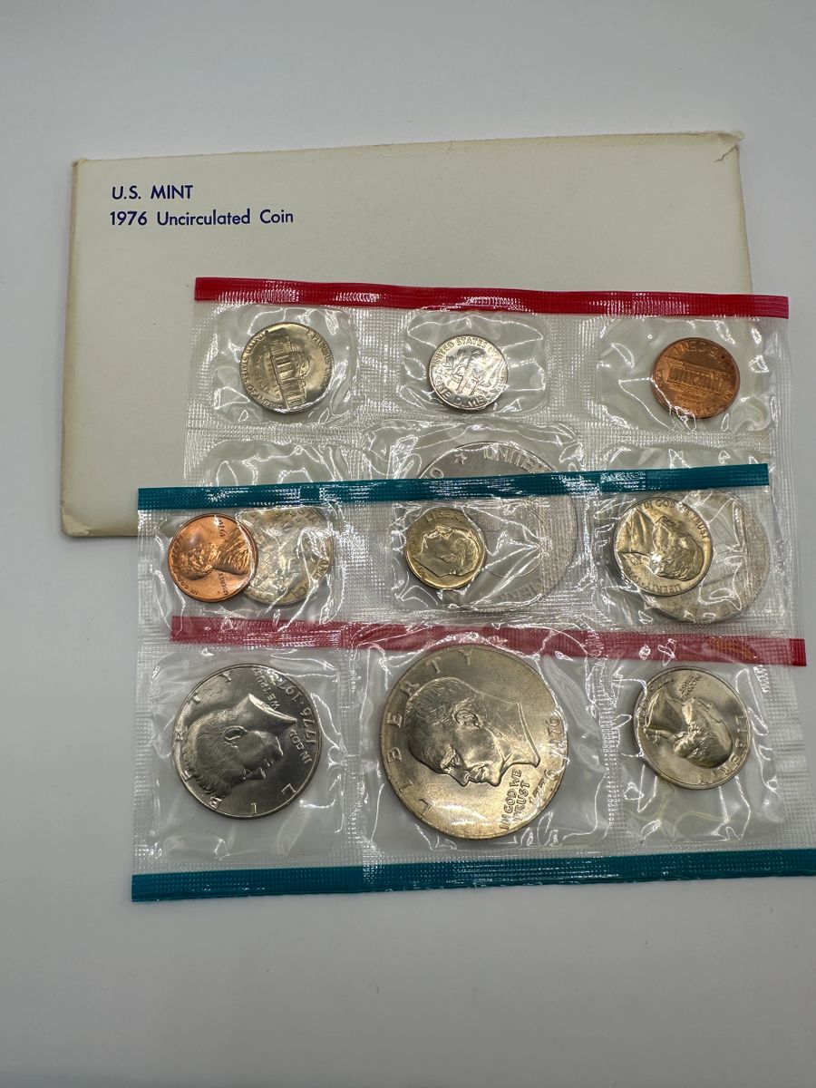 1976 P&D UNCIRCULATED COIN SET