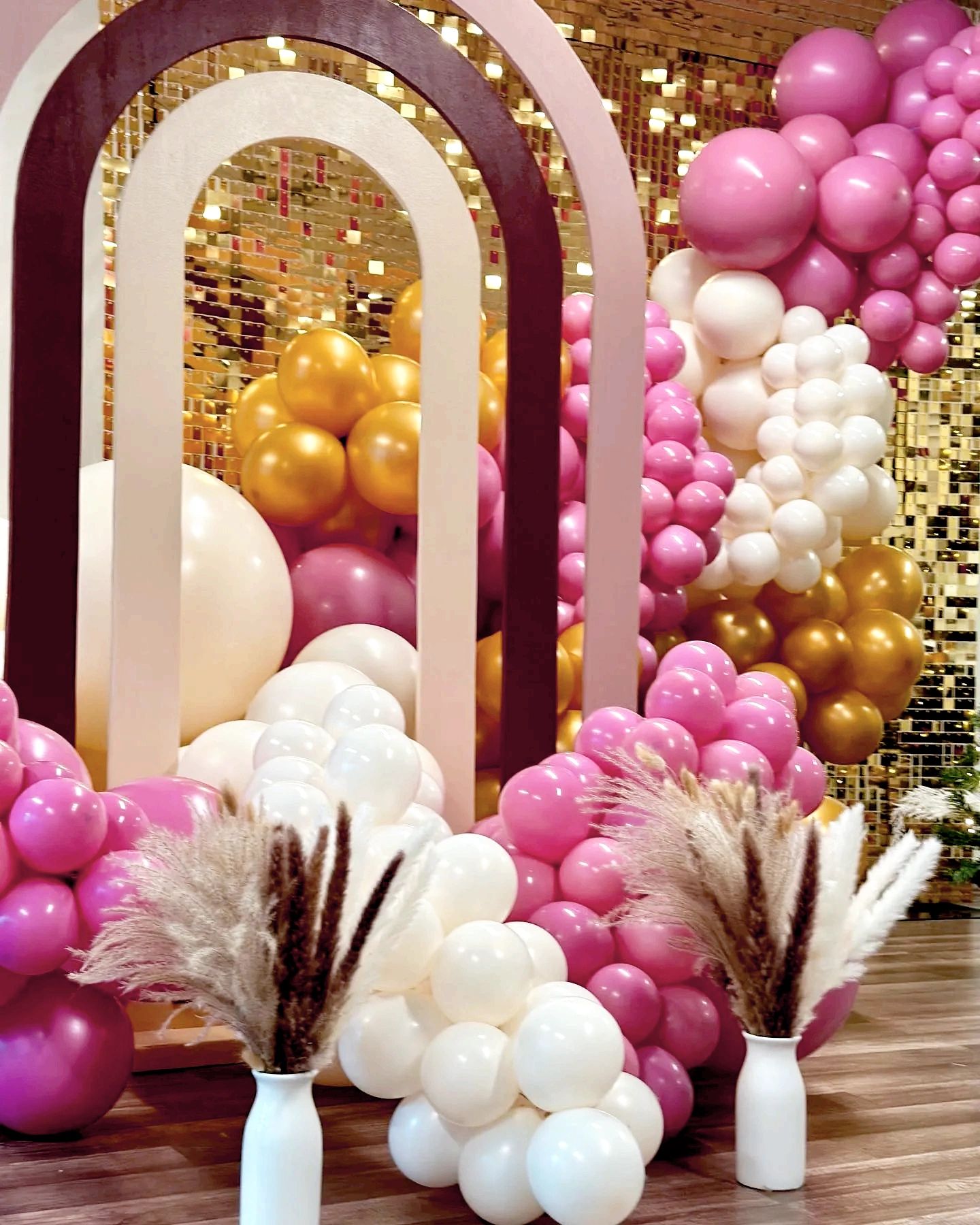 Balloon drama event decor
