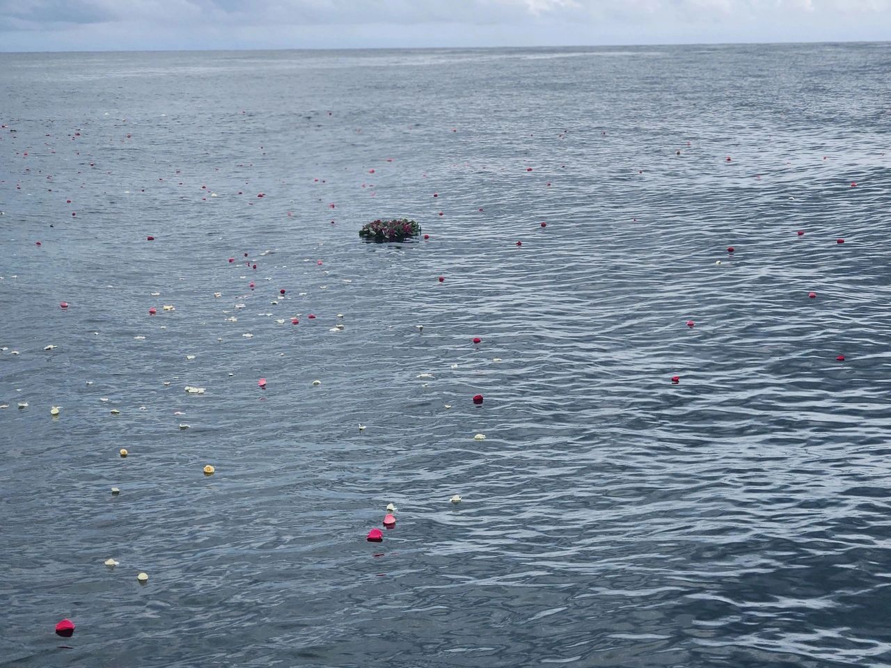 What to bring and wear on a burial at sea in Florida - ashes-at-sea ...