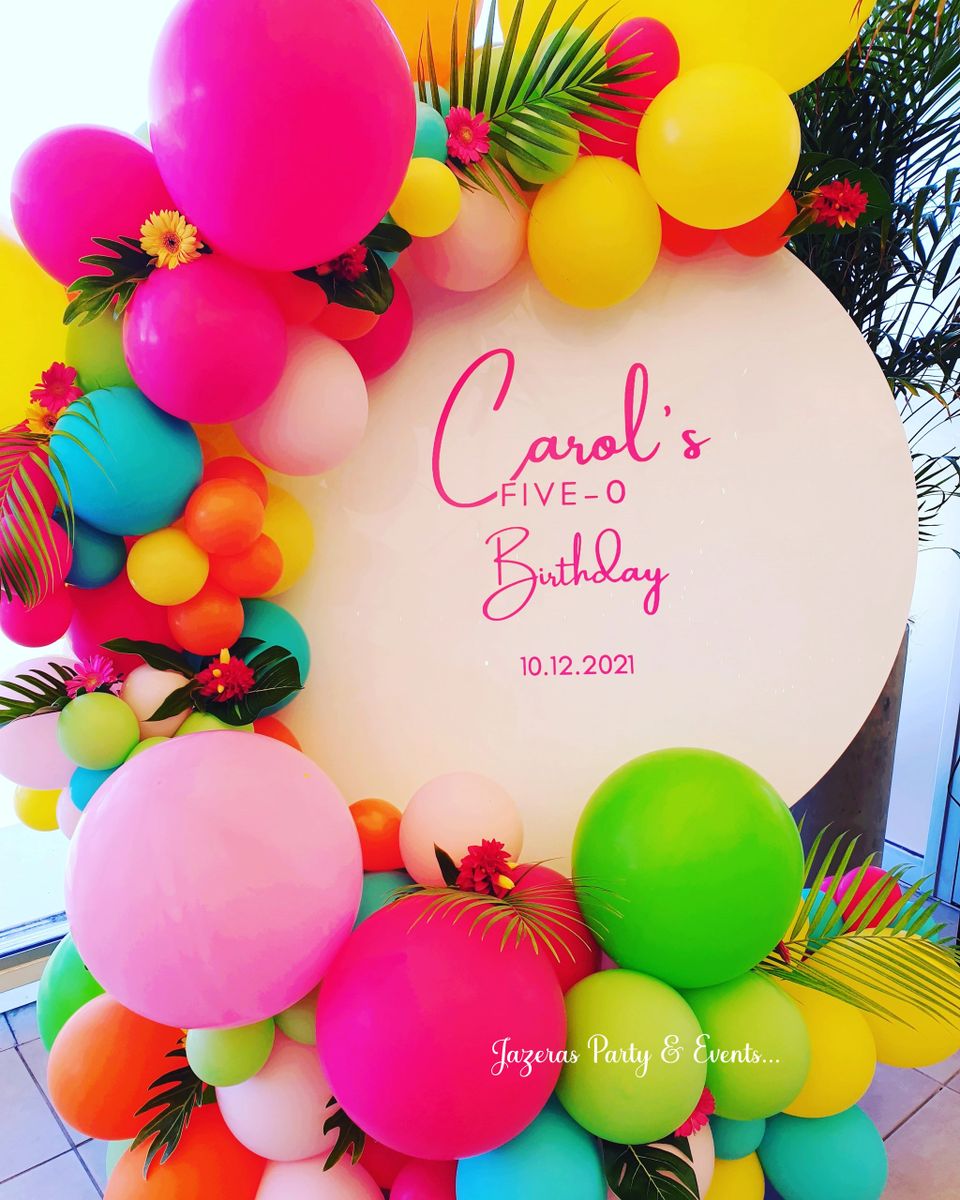 Personalised Hawaiin Themed Acrylic Board with Balloon Garland and ...