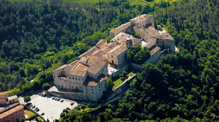 10 things in Genga, between Frasassi Caves, Nature /Culture