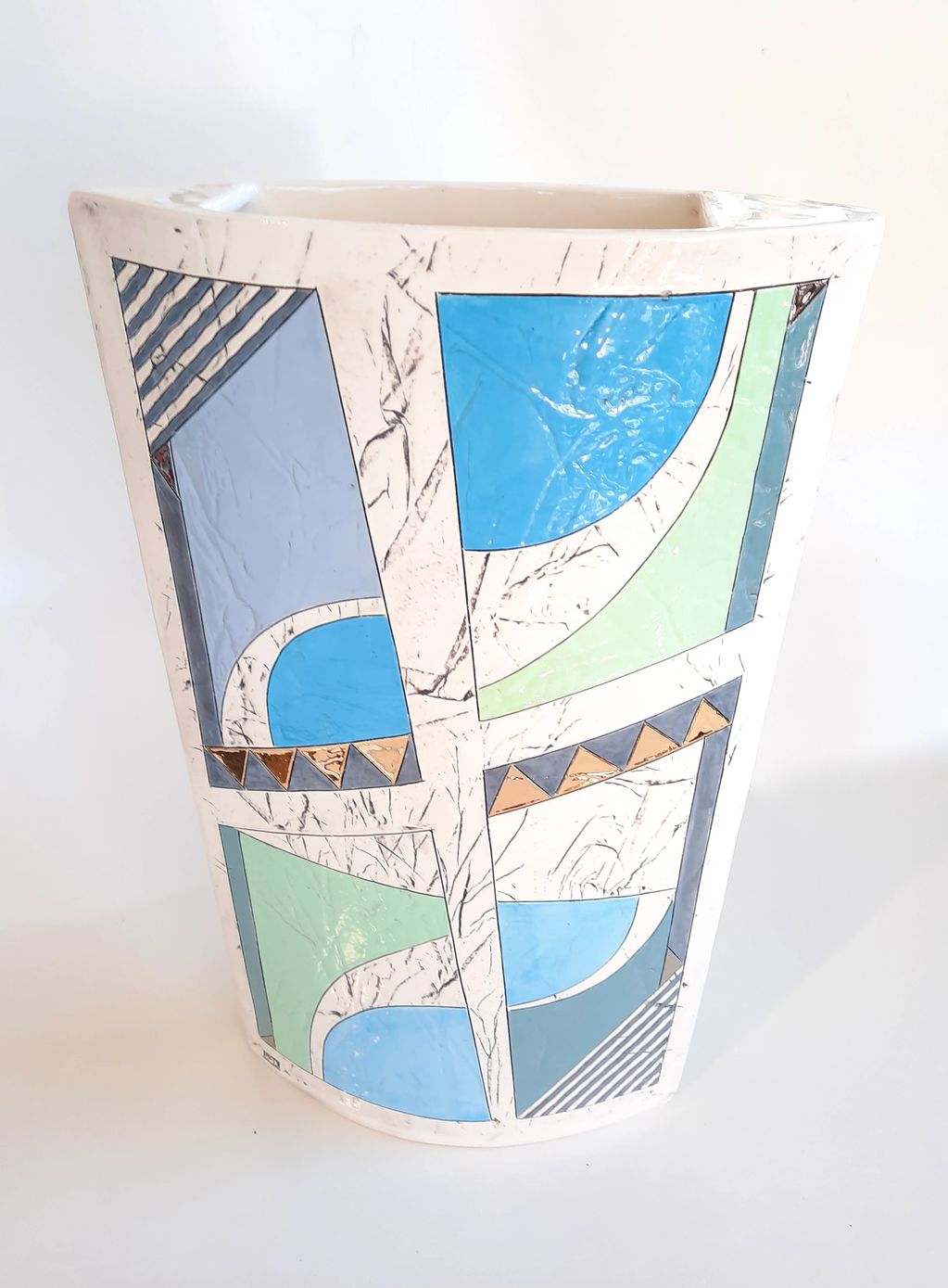 contemporary hand crafted pottery