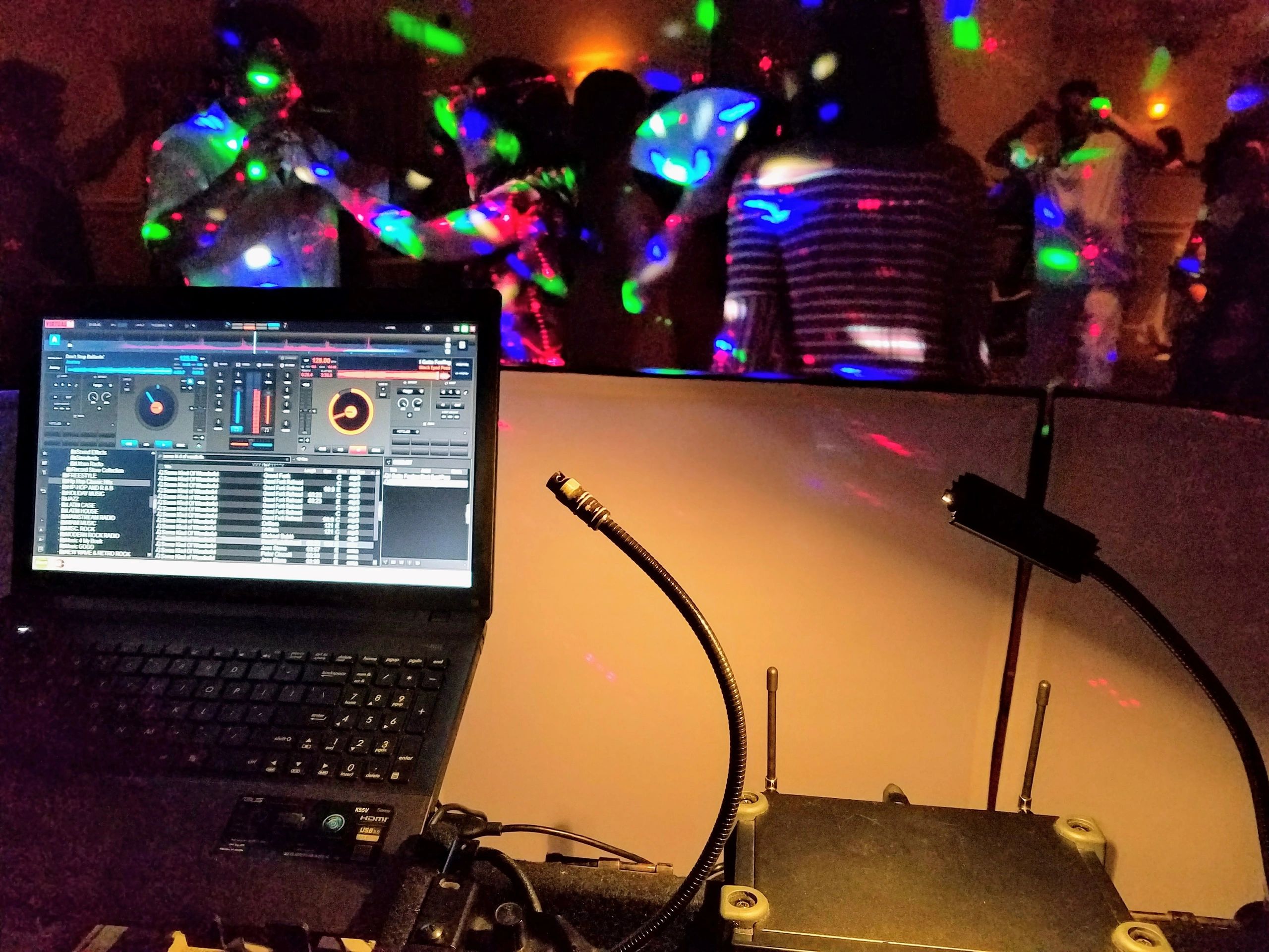 DJ Jorge Rodriguez - DJ in Sarasota, DJ With Lighting
