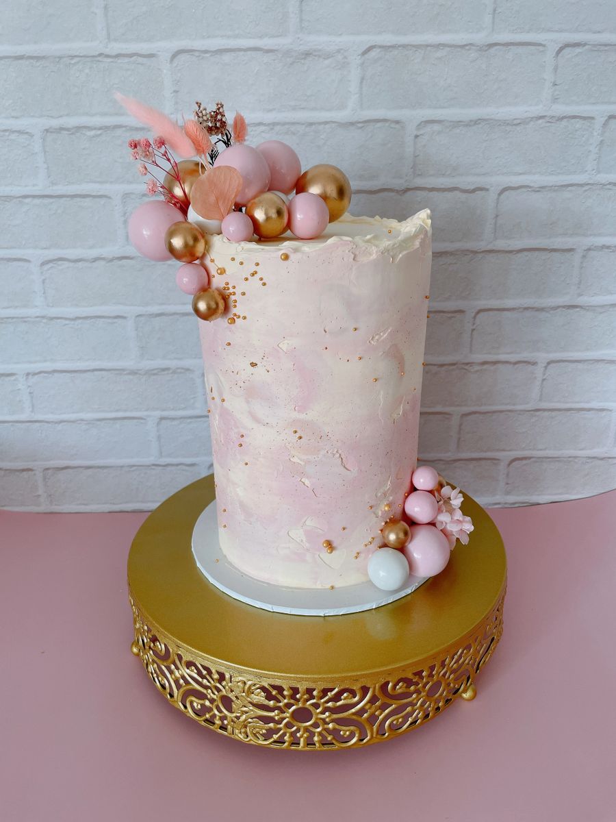 Glamorous pink texture cake